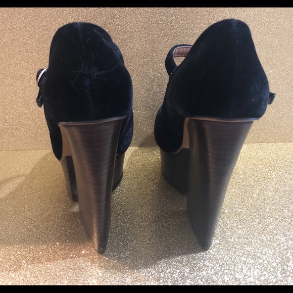 Shellys London | Shoes | Shelly London 5 Heel | Poshmark
